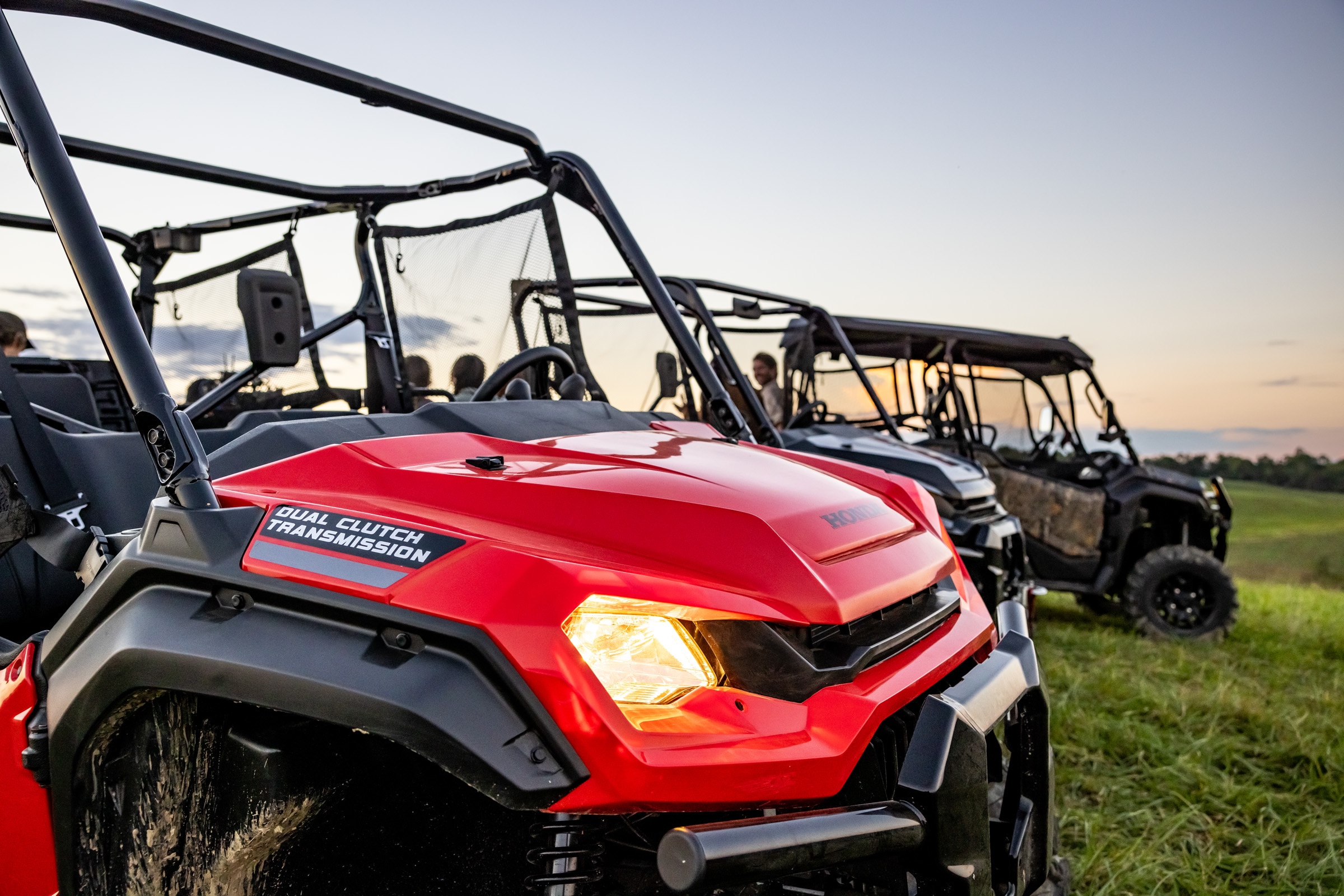 Pioneer 1000-5 EPS > Honda ATV & Side-by-Side Canada